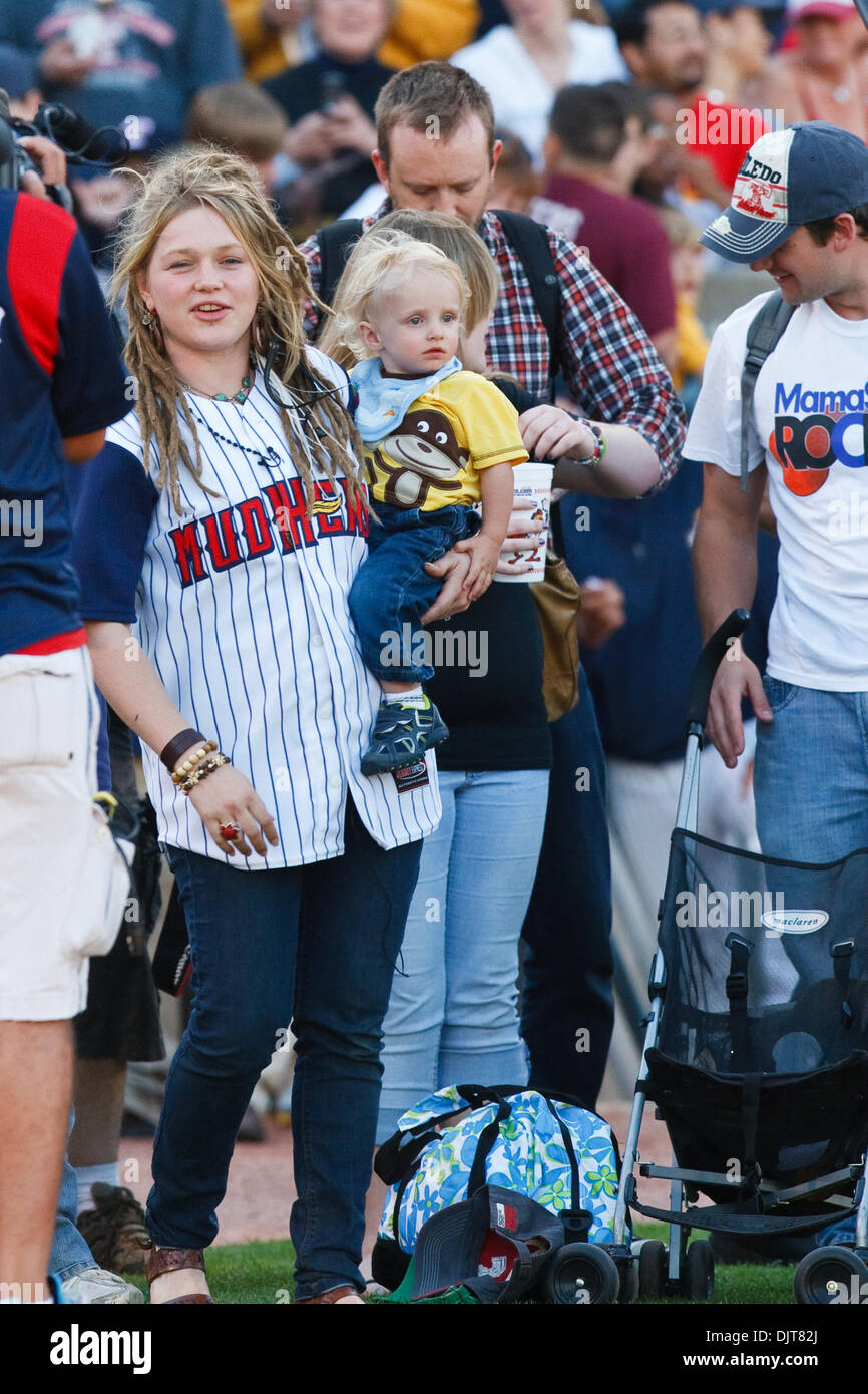 Crystal Bowersox Son