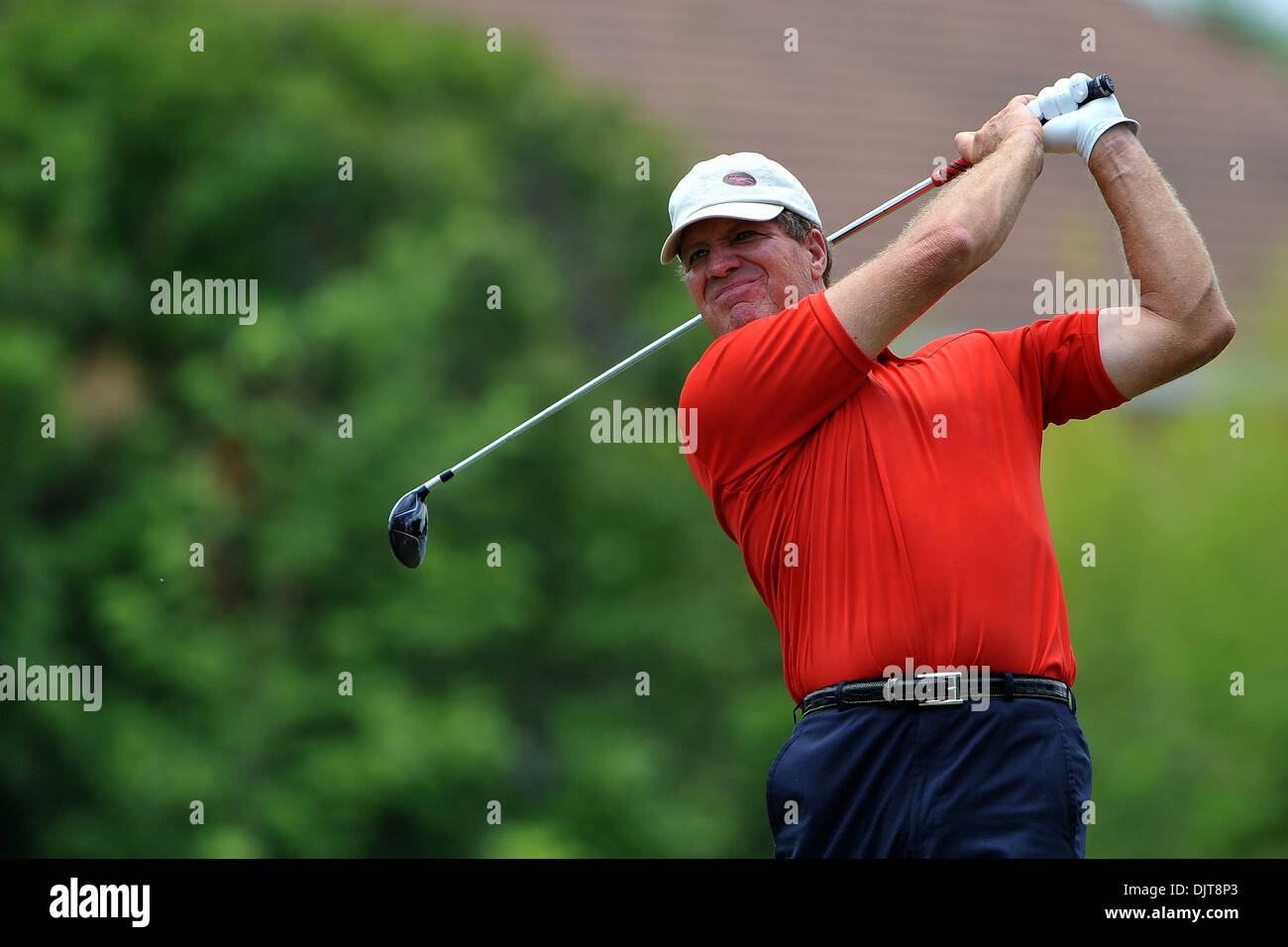 Steve Elkington tees off at the 9th hole during the HP Byron Nelson ...