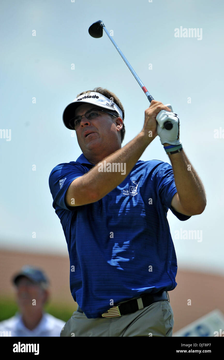 Kenny Perry tees off at the 9th hole during the HP Byron Nelson ...
