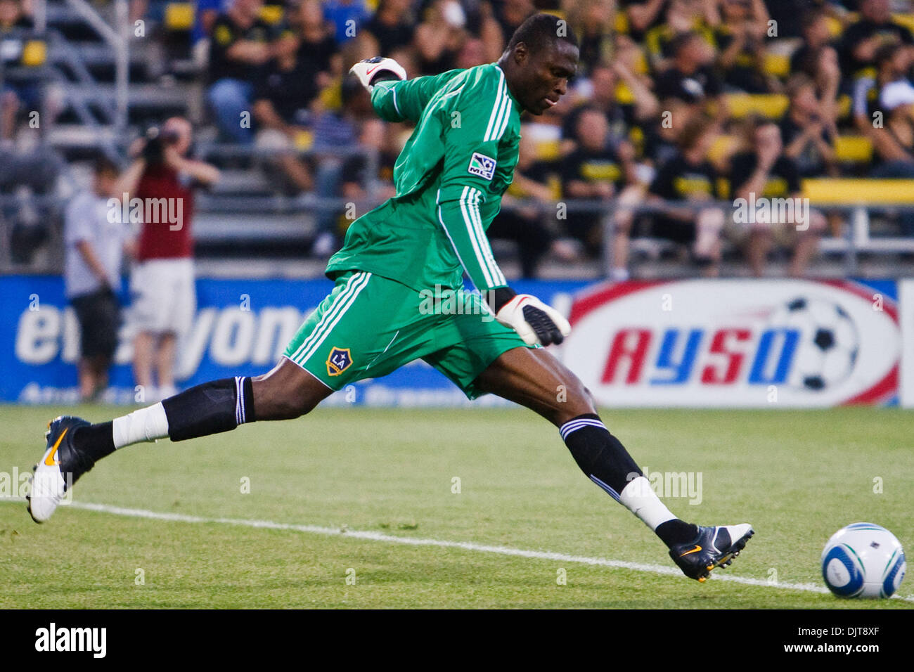 Galaxy goalkeeper Donovan Ricketts (#1) during game action. The LA ...