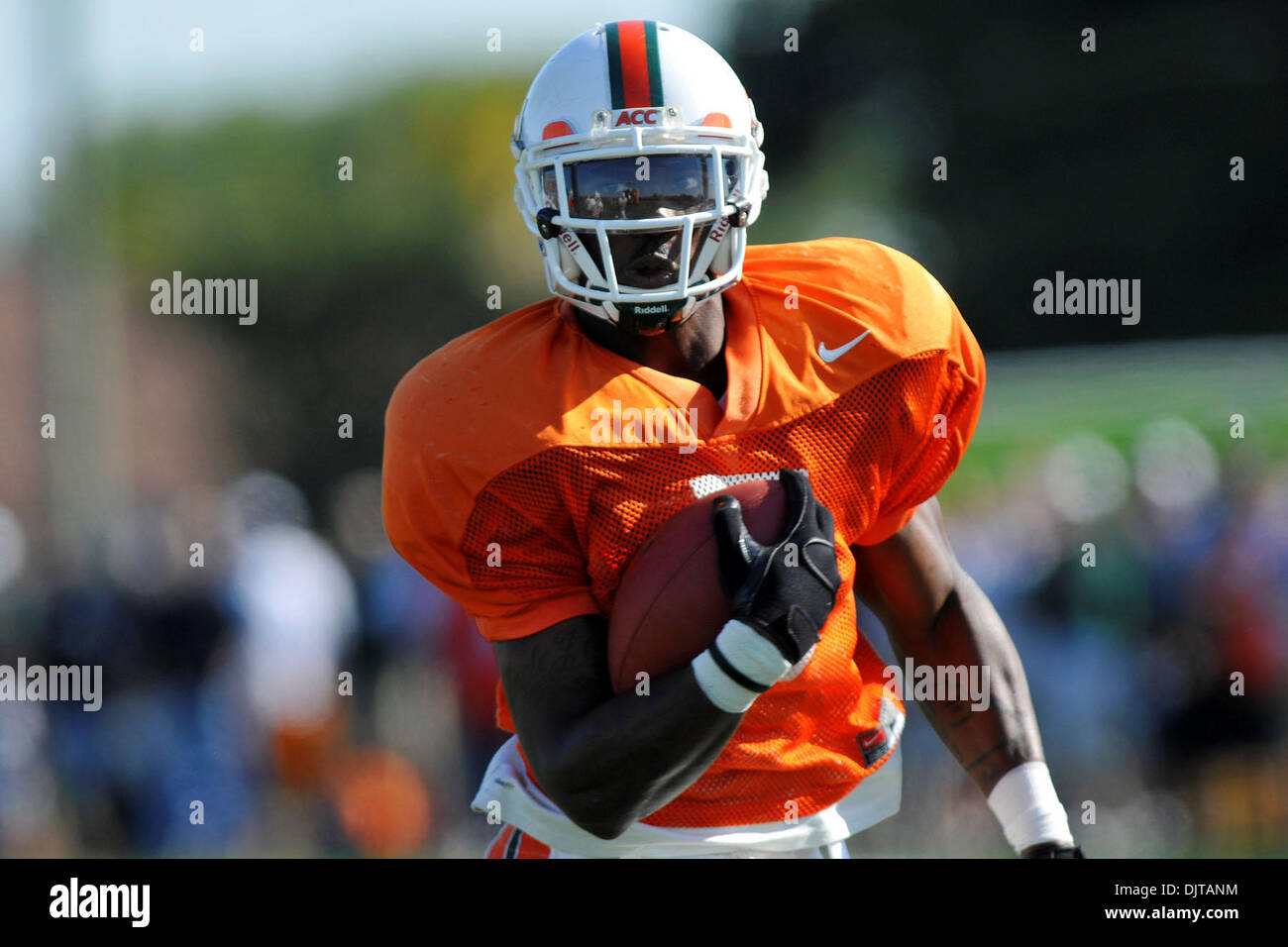 Mike powell hi-res stock photography and images - Alamy
