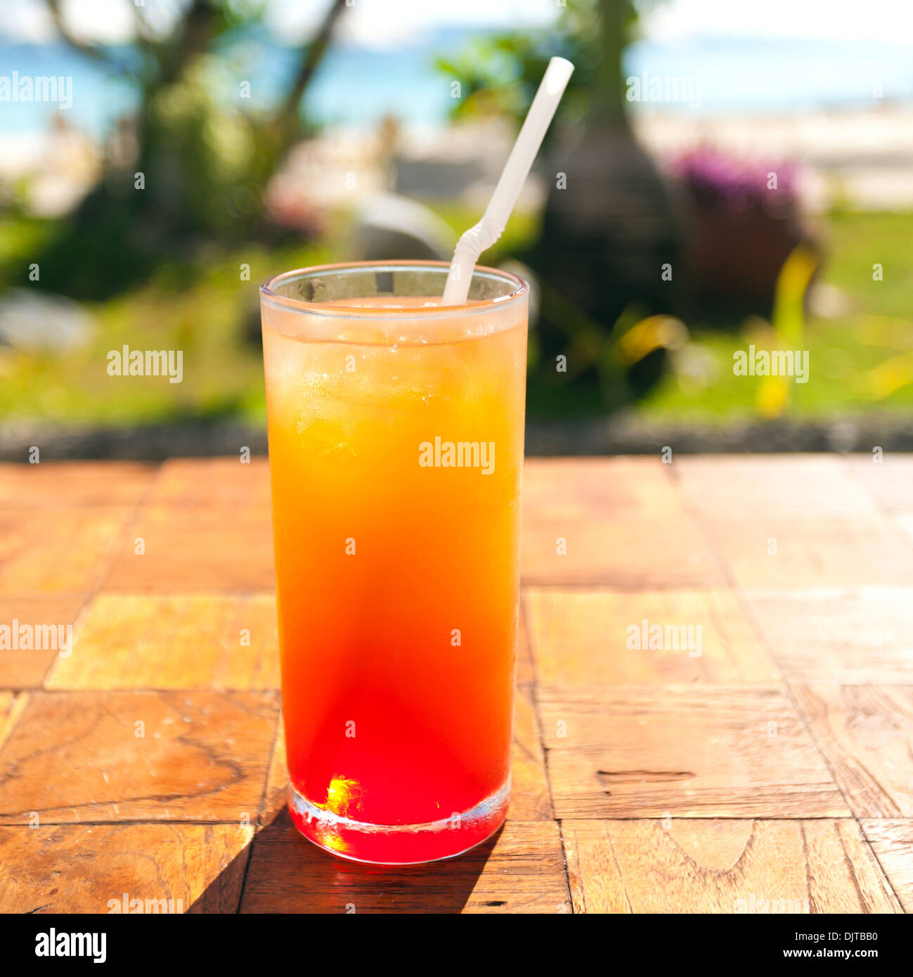 Cocktail shake hi-res stock photography and images - Alamy