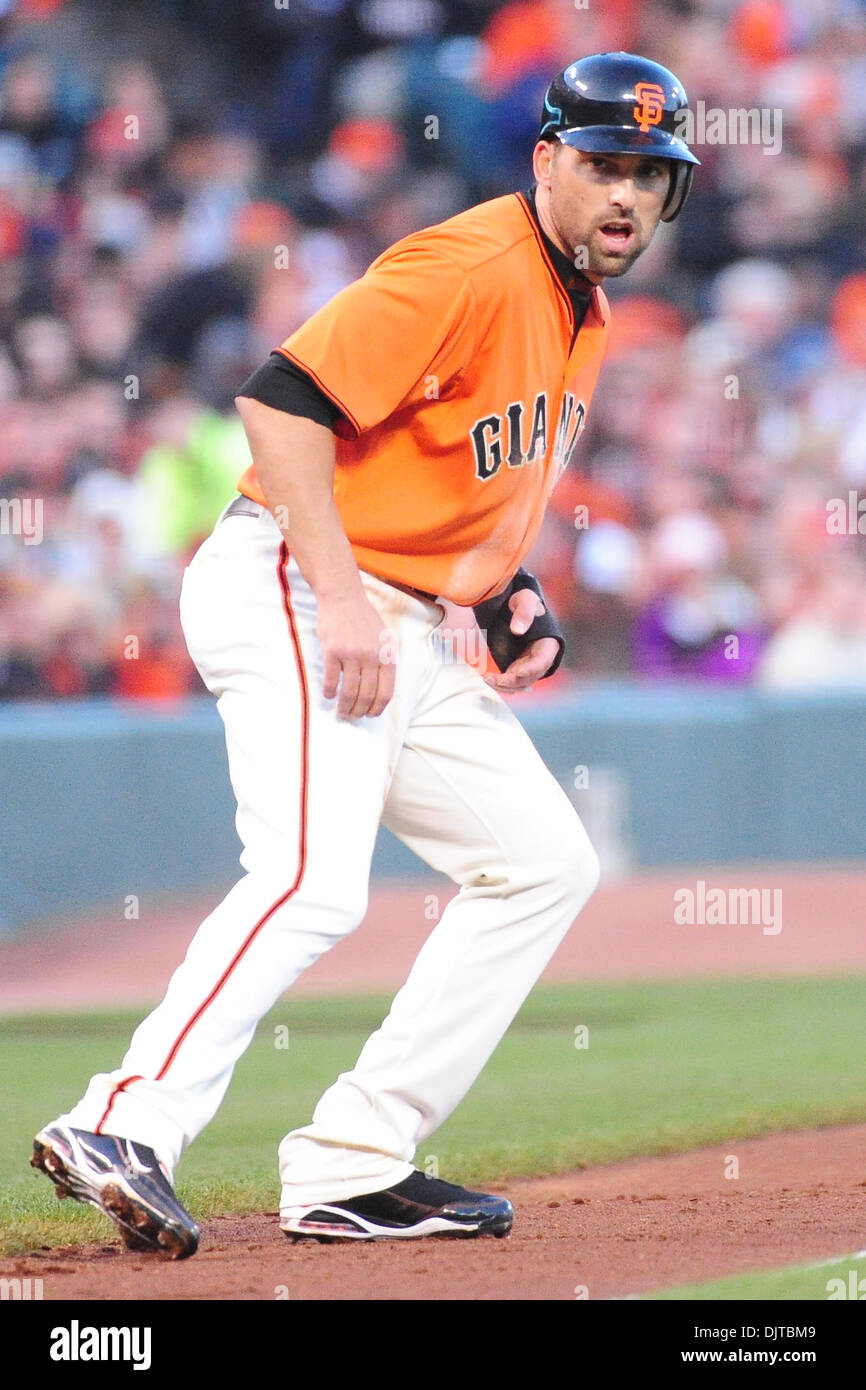 San Francisco, CA: Giants left fielder Mark DeRosa (7) leads off third ...