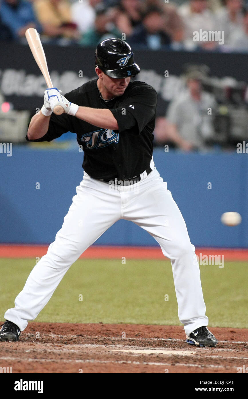 Toronto Blue Jays second baseman Aaron Hill (2) bats against the ...