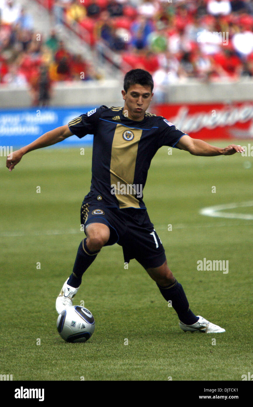 8 May 2010: Philadelphia Union midfielder Kyle Nakazawa (13) during ...