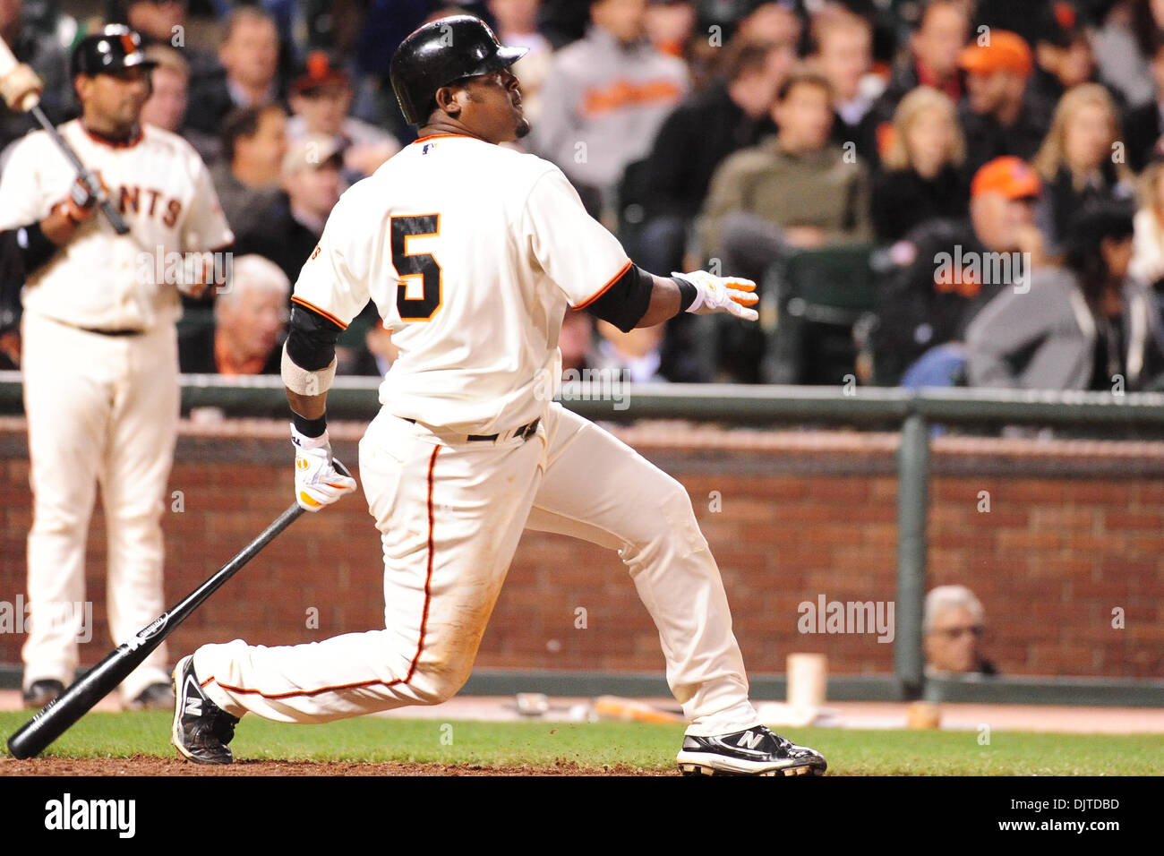 San Francisco, CA: San Francisco Giants shortstop Juan Uribe (5) hits a ...