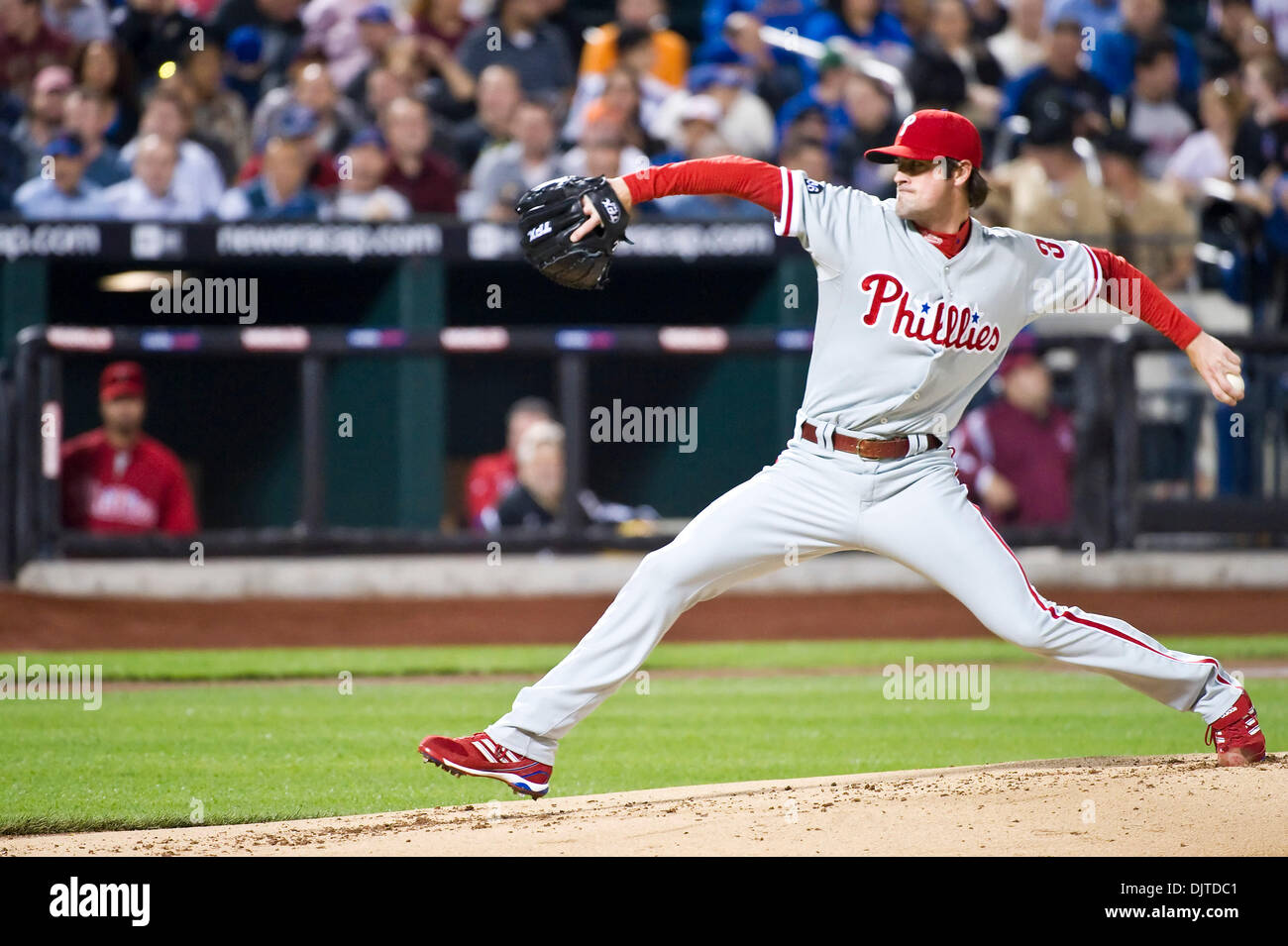 Philadelphia phillies pitcher cole hamels hi-res stock photography and ...