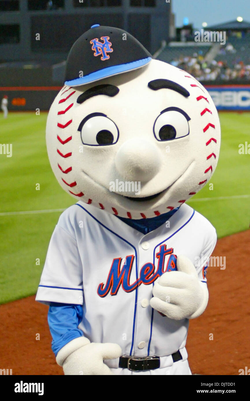 Mr Met during the game between the Philadelphia Phillies and New York ...