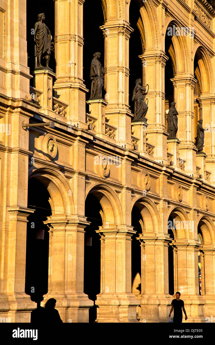 Exterior of Vienna State Opera House, Vienna, Austria, Central Europe ...