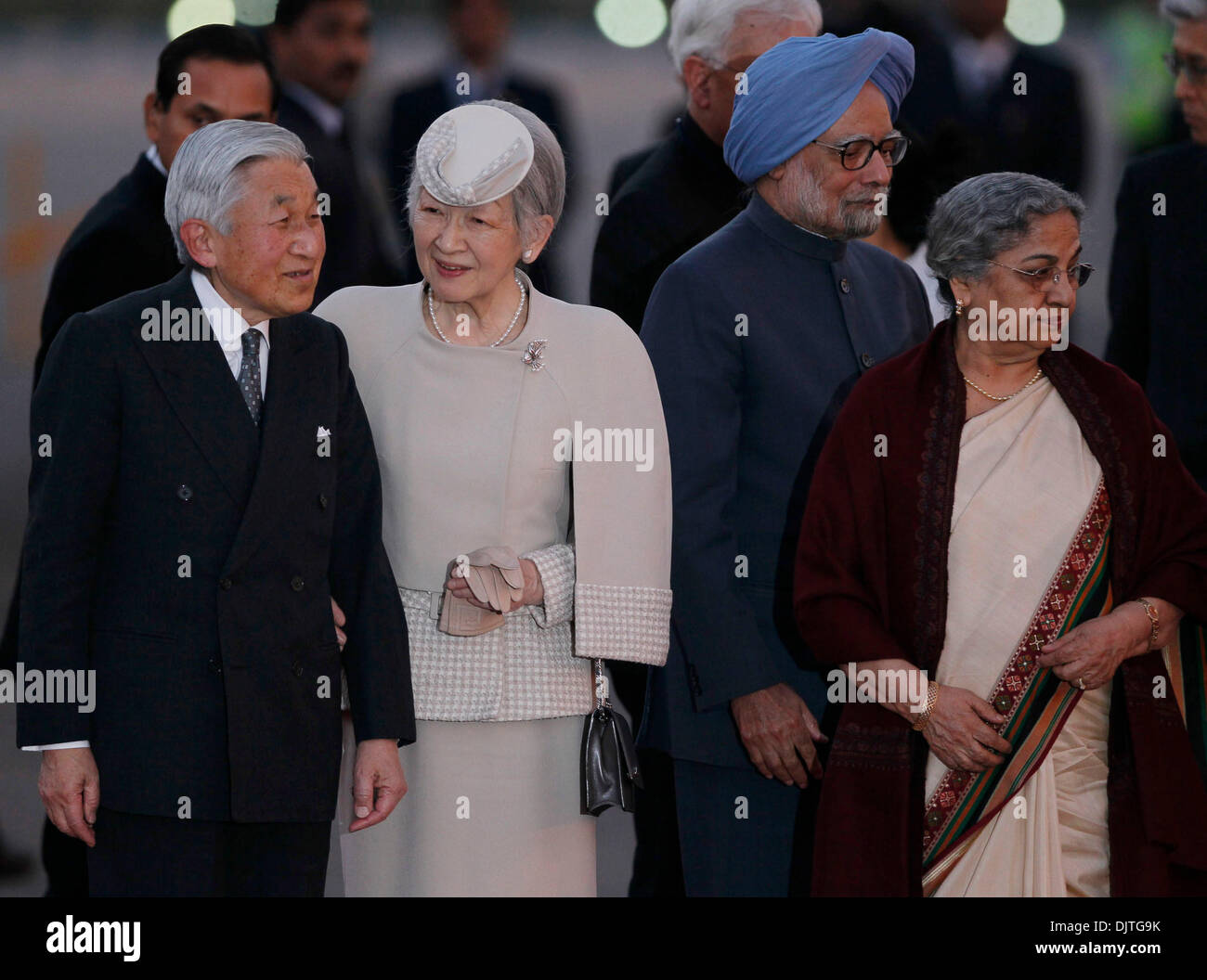 New Delhi, India. 30th November 2013. Japanese Emperor Akihito (L ...
