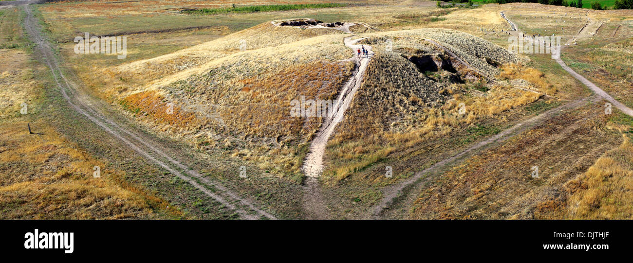 Tumulus hi-res stock photography and images - Alamy