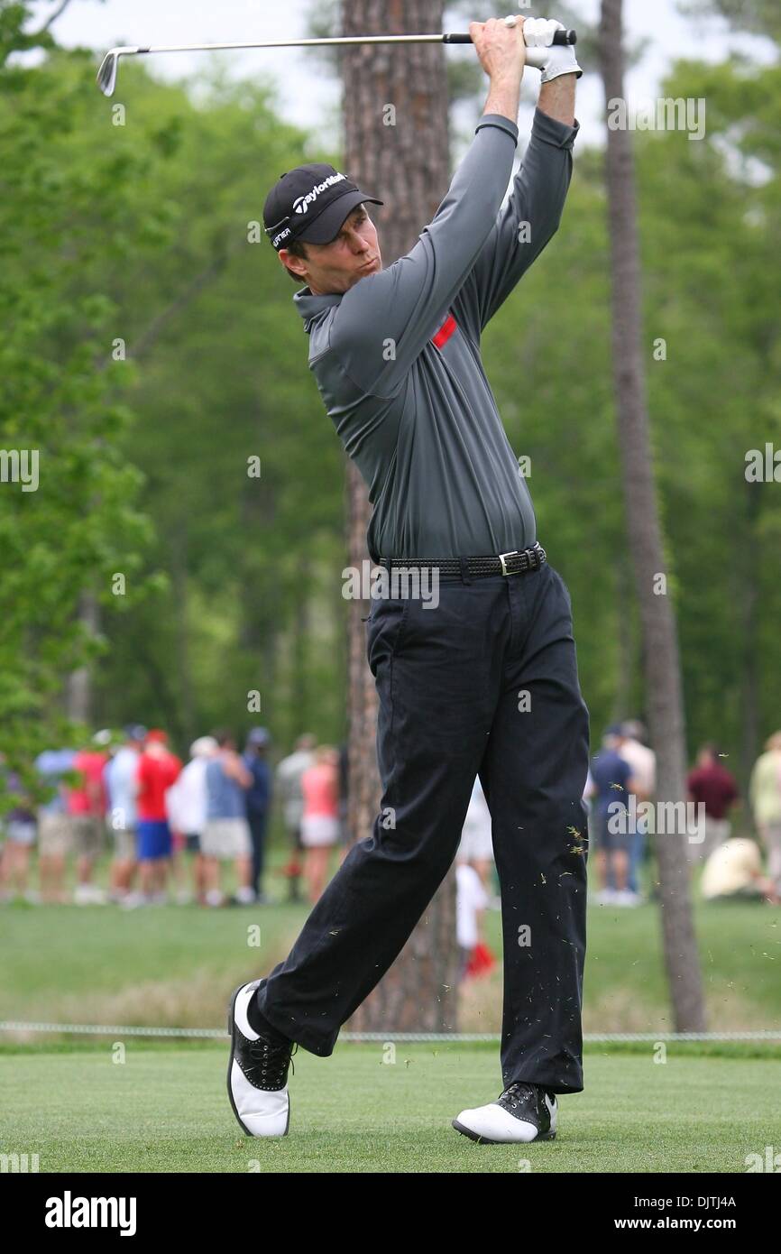 Bob Estes tees off in the 9th hole. Shell Houston Open at the Redstone ...