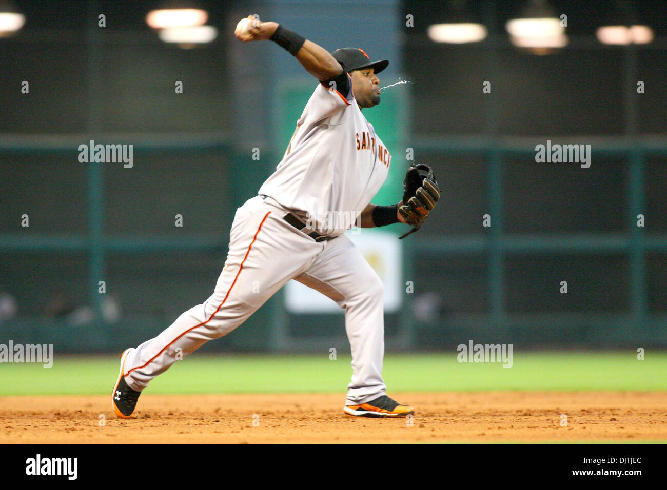 San Francisco Giants Infielder Pablo Sandoval (48) fields the ball and ...