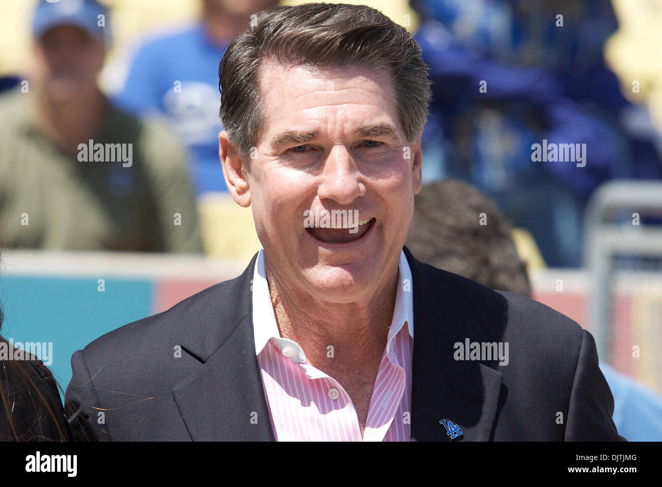 Former Dodger great Steve Garvey shares a moment with fans prior to the ...