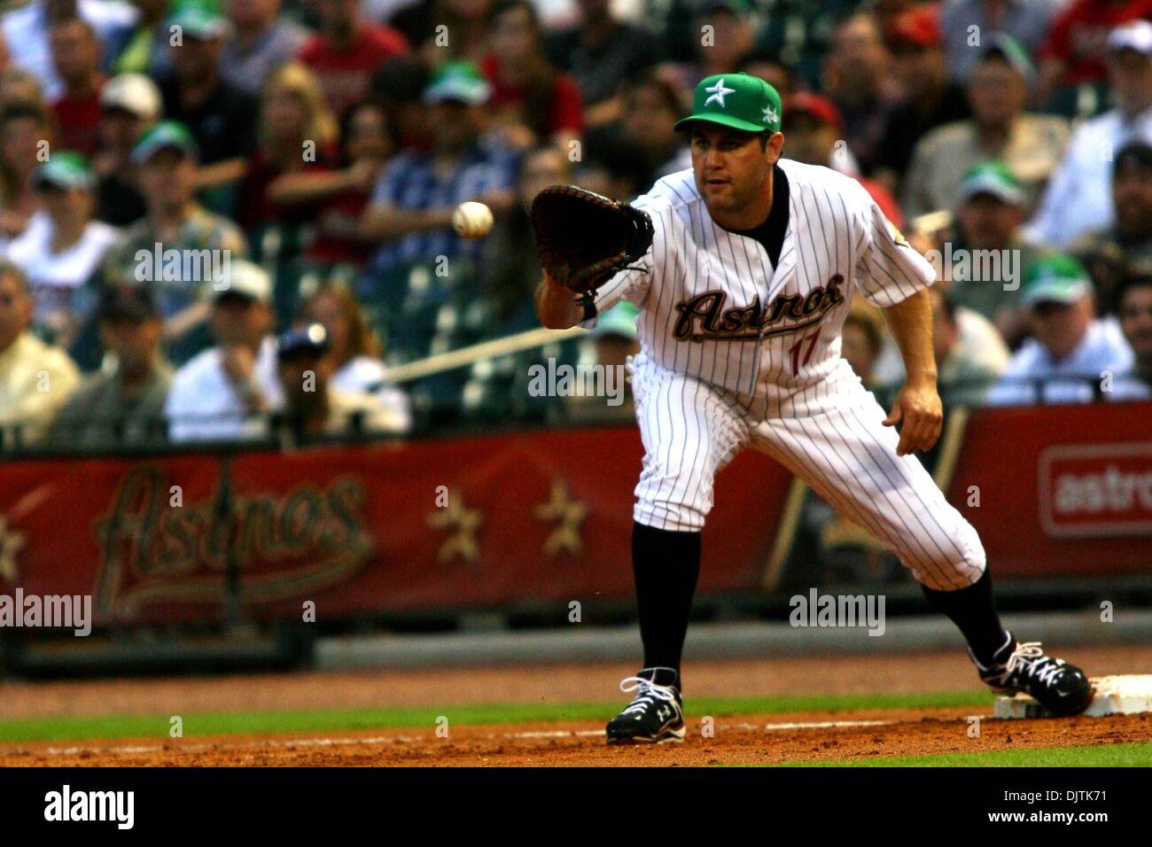 Houston first baseman lance berkman hi-res stock photography and images ...