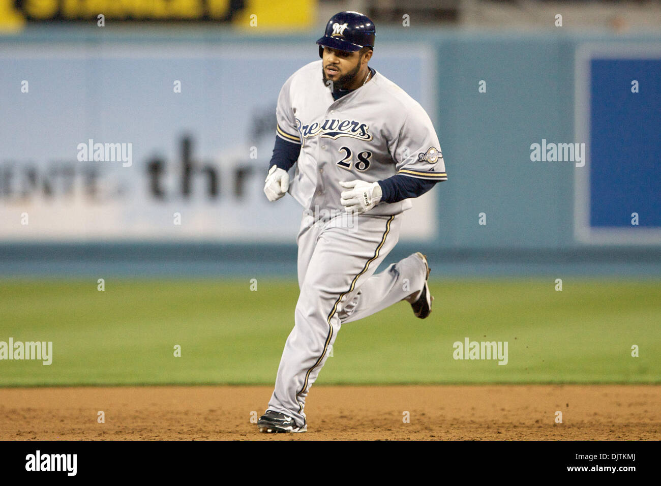 4 May 2010: Milwaukee Brewers first baseman Cecil Fielder takes a jog ...