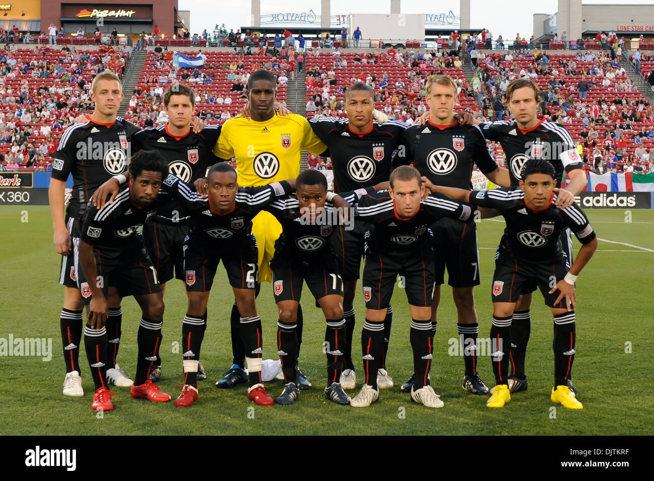 Team pose for DC United as FC Dallas holds off the DC United for a 1-0 ...
