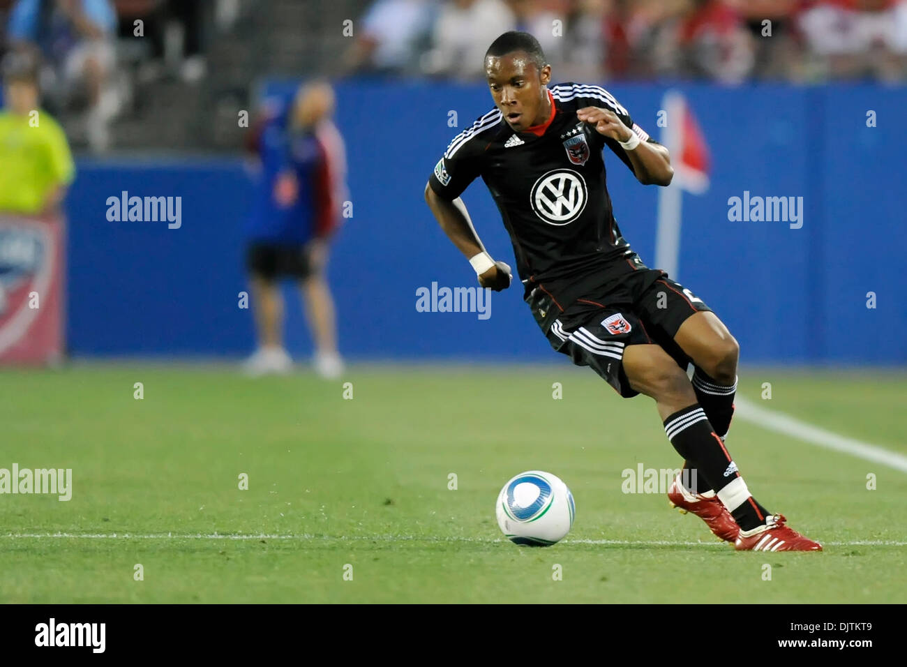 DC United defender Rodney Wallace (22) looks down field as FC Dallas ...