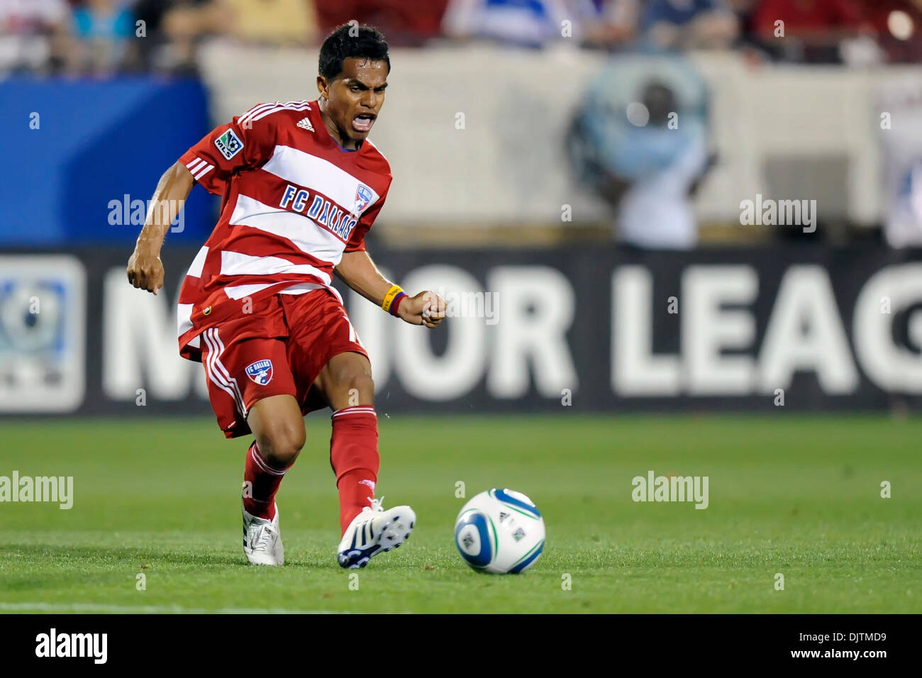FC Dallas midfielder David Ferreira (10) crosses the ball across ...