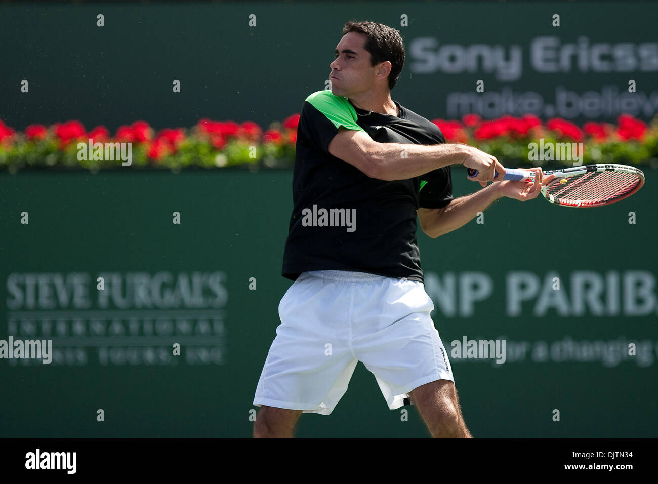 Ramon Delgado (PAR) in black in his match against Fernando Verdasco ...