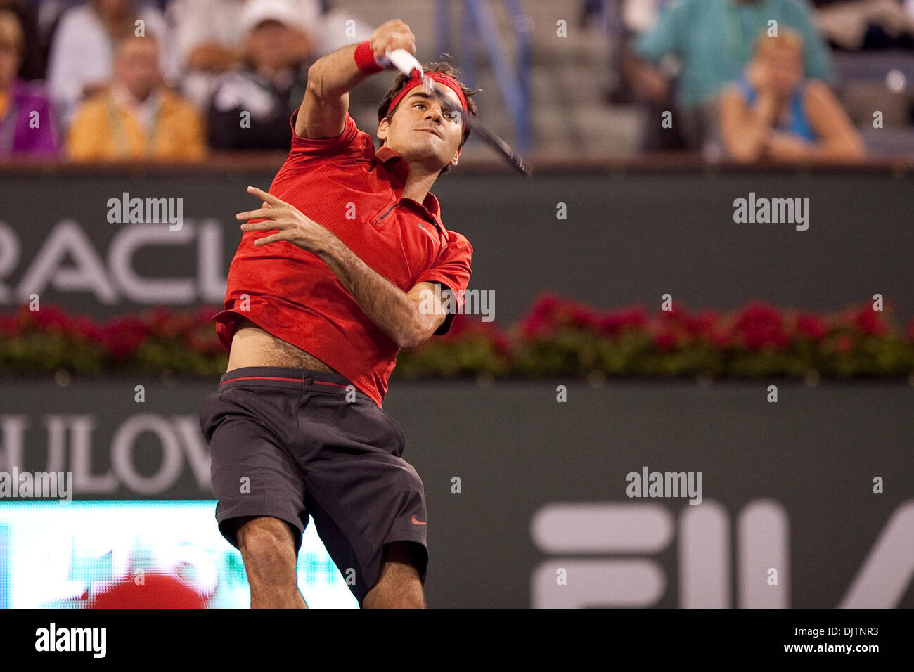 Roger FEDERER (SUI) serves against Marcos BAGHDATIS (CYP) at the 2010 ...