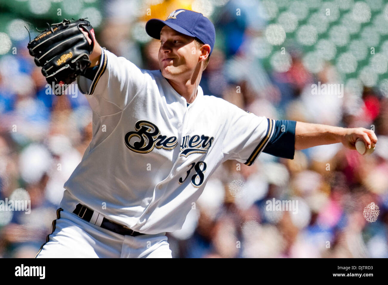 Milwaukee Brewers starting pitcher Chris Narveson #38 pitched for 5 ...