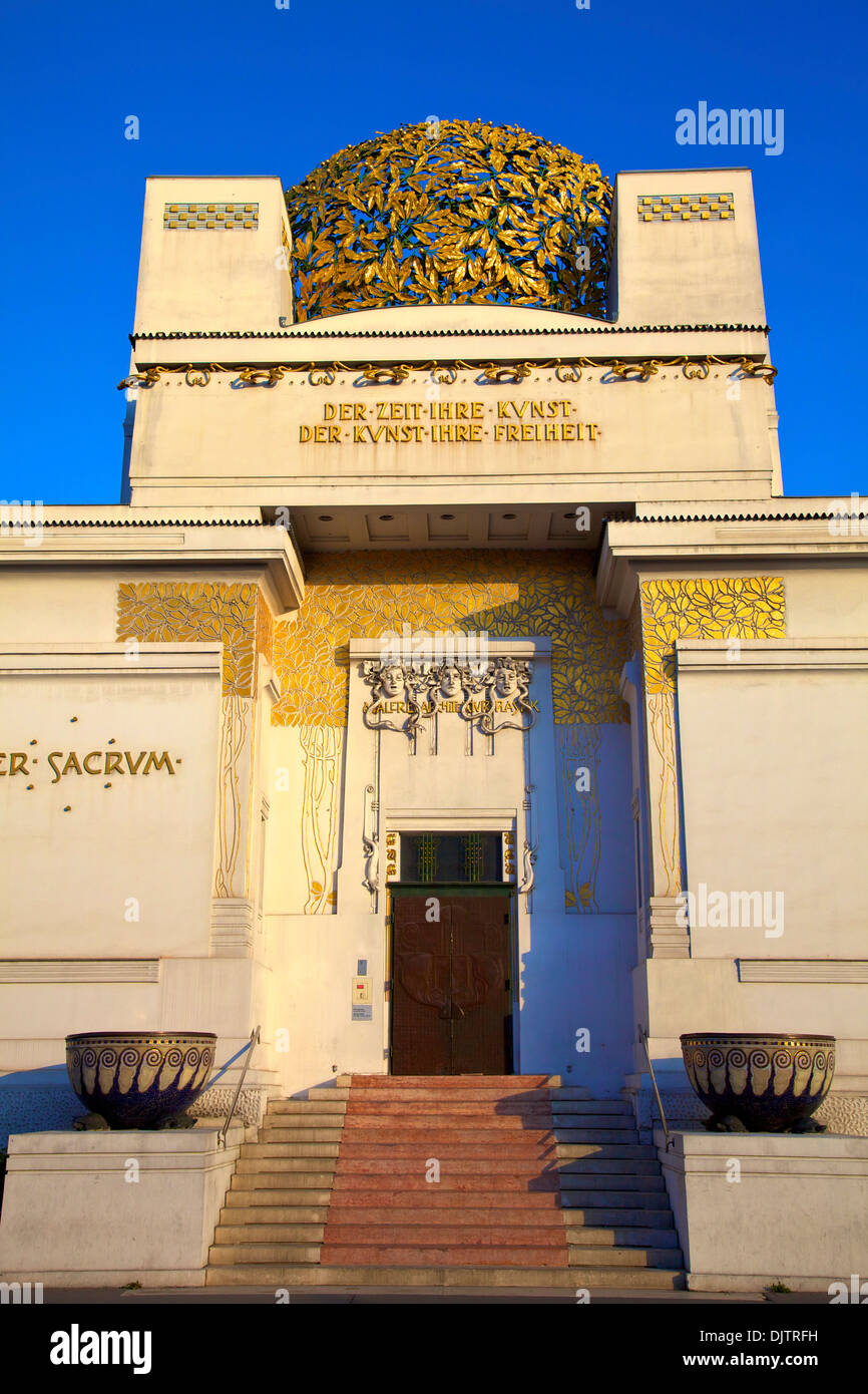 Vienna secession artists hi-res stock photography and images - Alamy