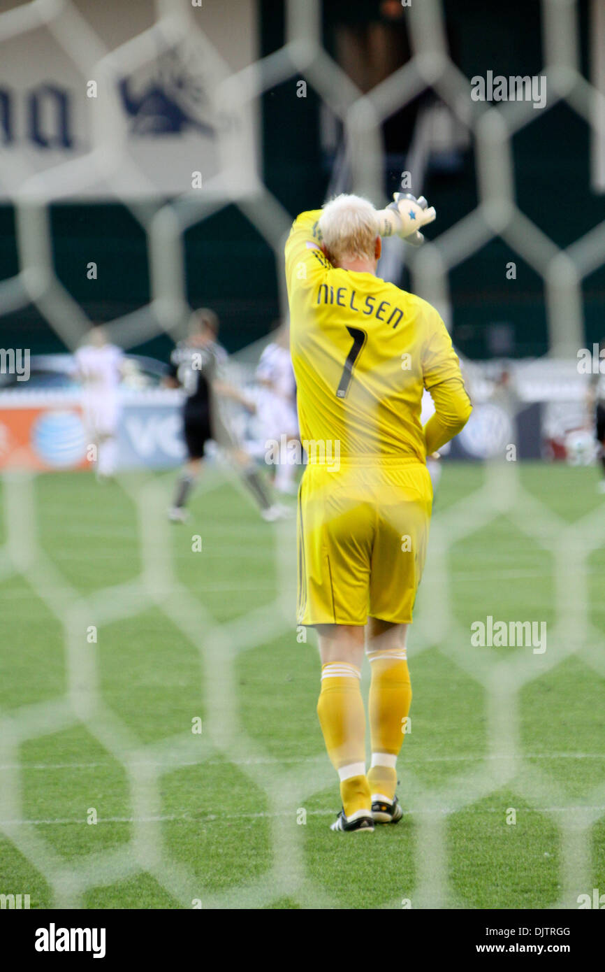 Kansas City Wizards goalkeeper Jimmy Nielsen (#1) keeps an eye on the ...