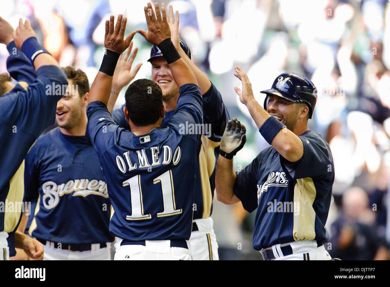 Milwaukee Brewers players celebrate the winning run during the ...
