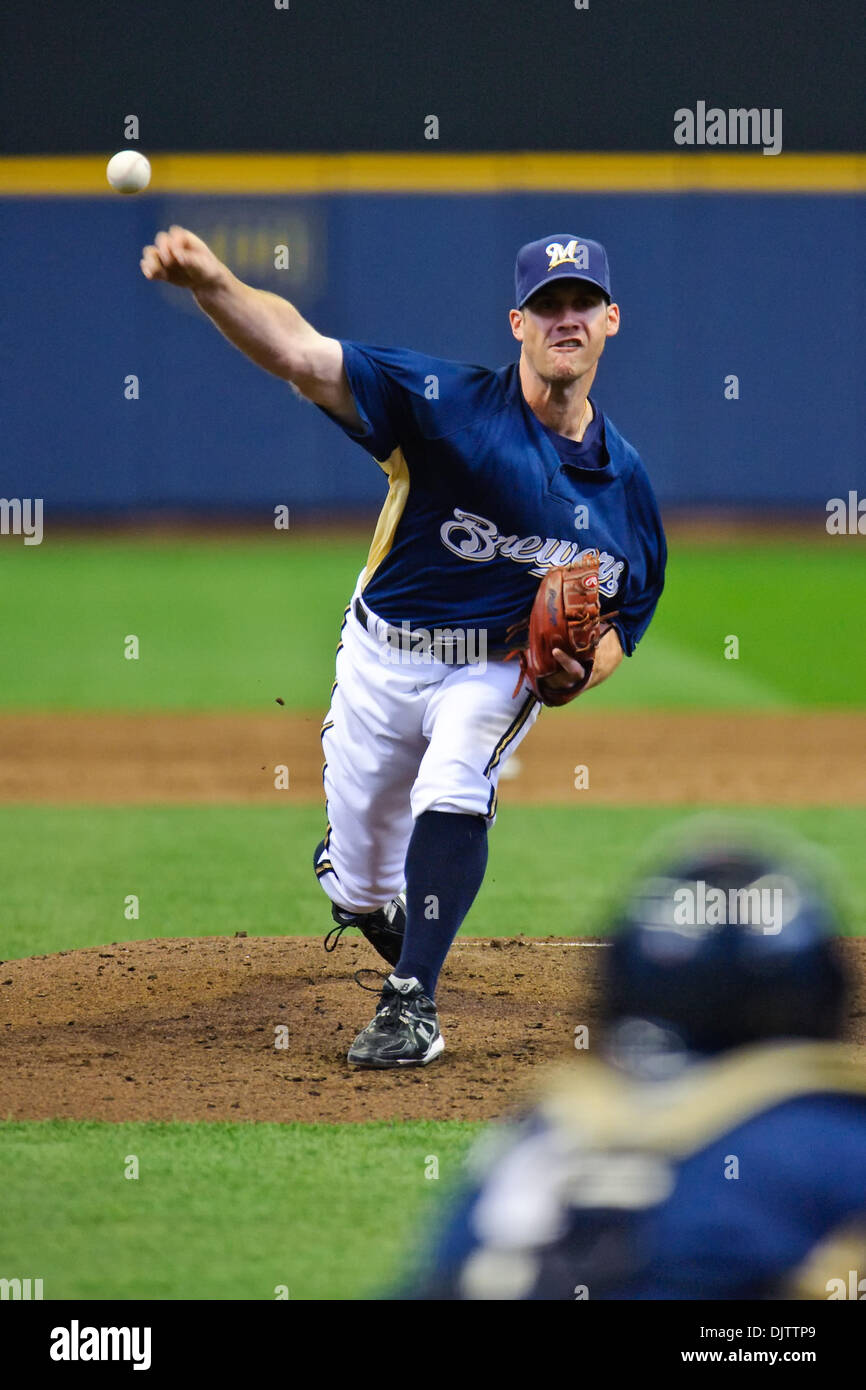 Milwaukee Brewers starting pitcher Dave Bush (31) during the exhibition ...