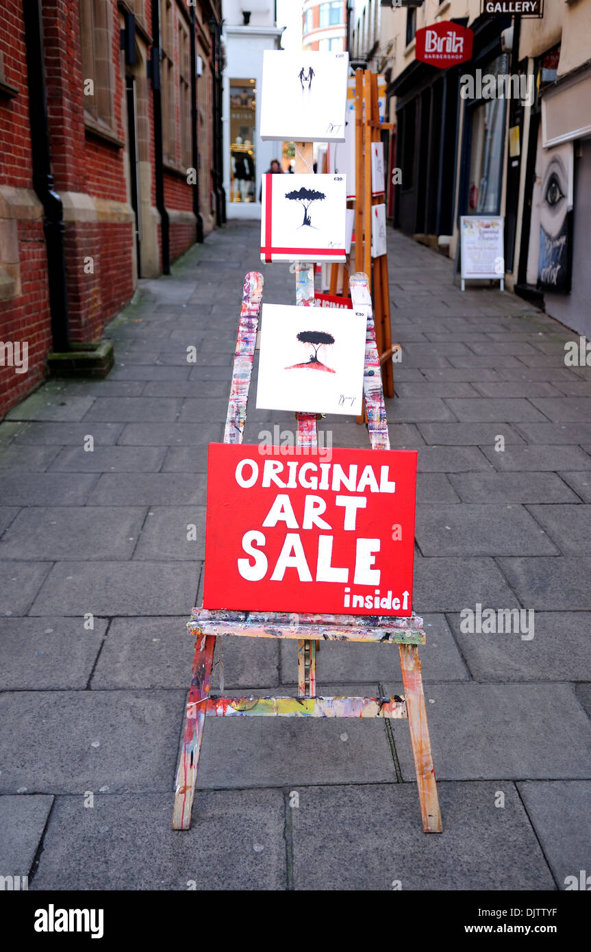 Paintings for sale sign hi-res stock photography and images - Alamy