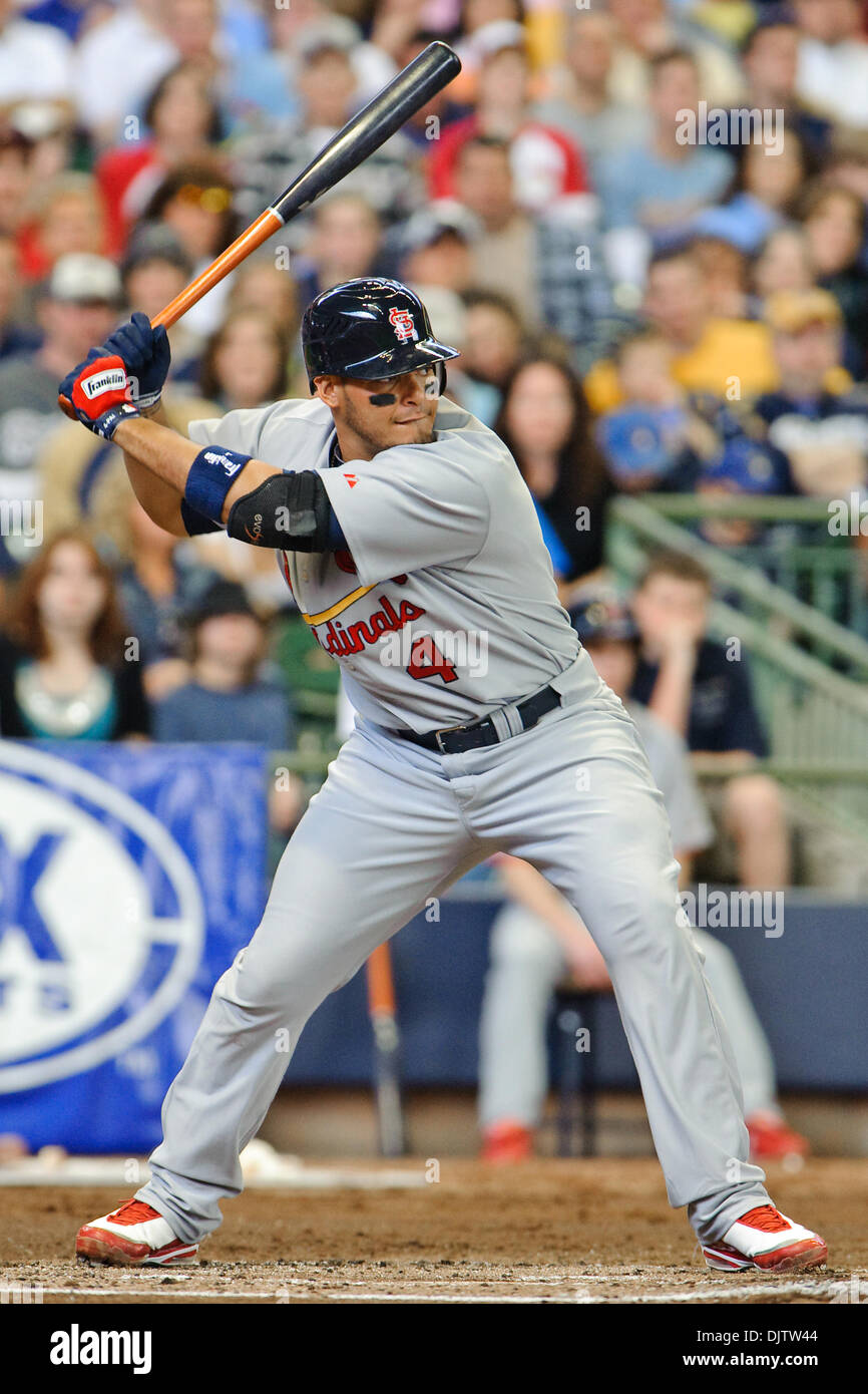 St. Louis Cardinals catcher Yadier Molina (4) sets his sights on a ...