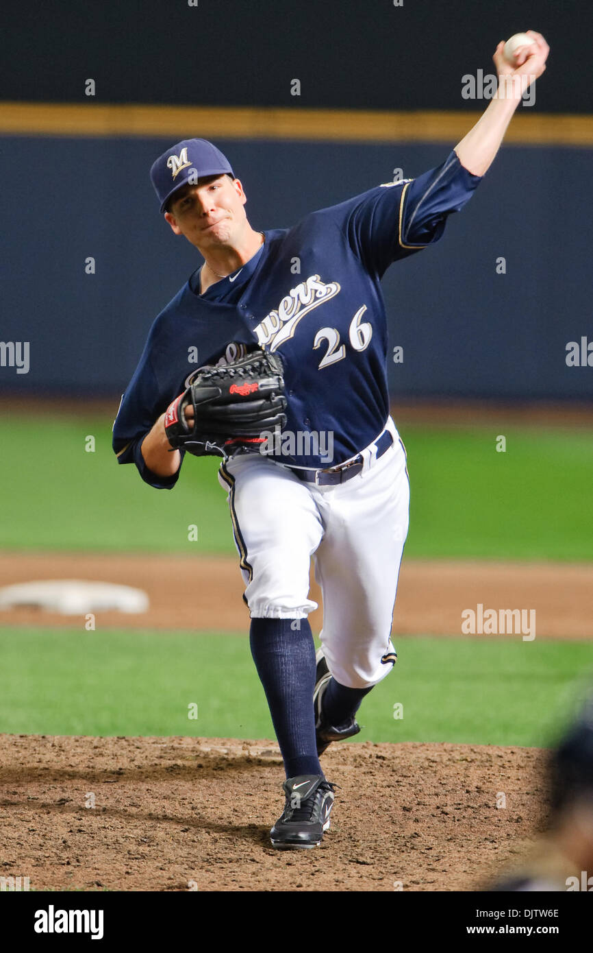 Milwaukee Brewers relief pitcher Manny Parra (26) during the game ...