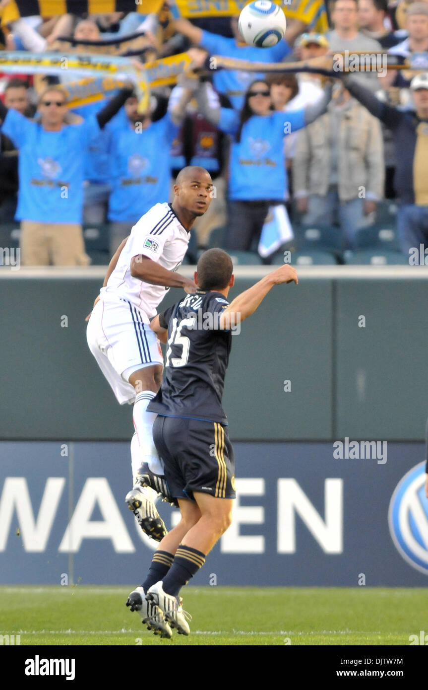 Philadelphia Union midfielder Shea Salinas (11) and D.C. United ...