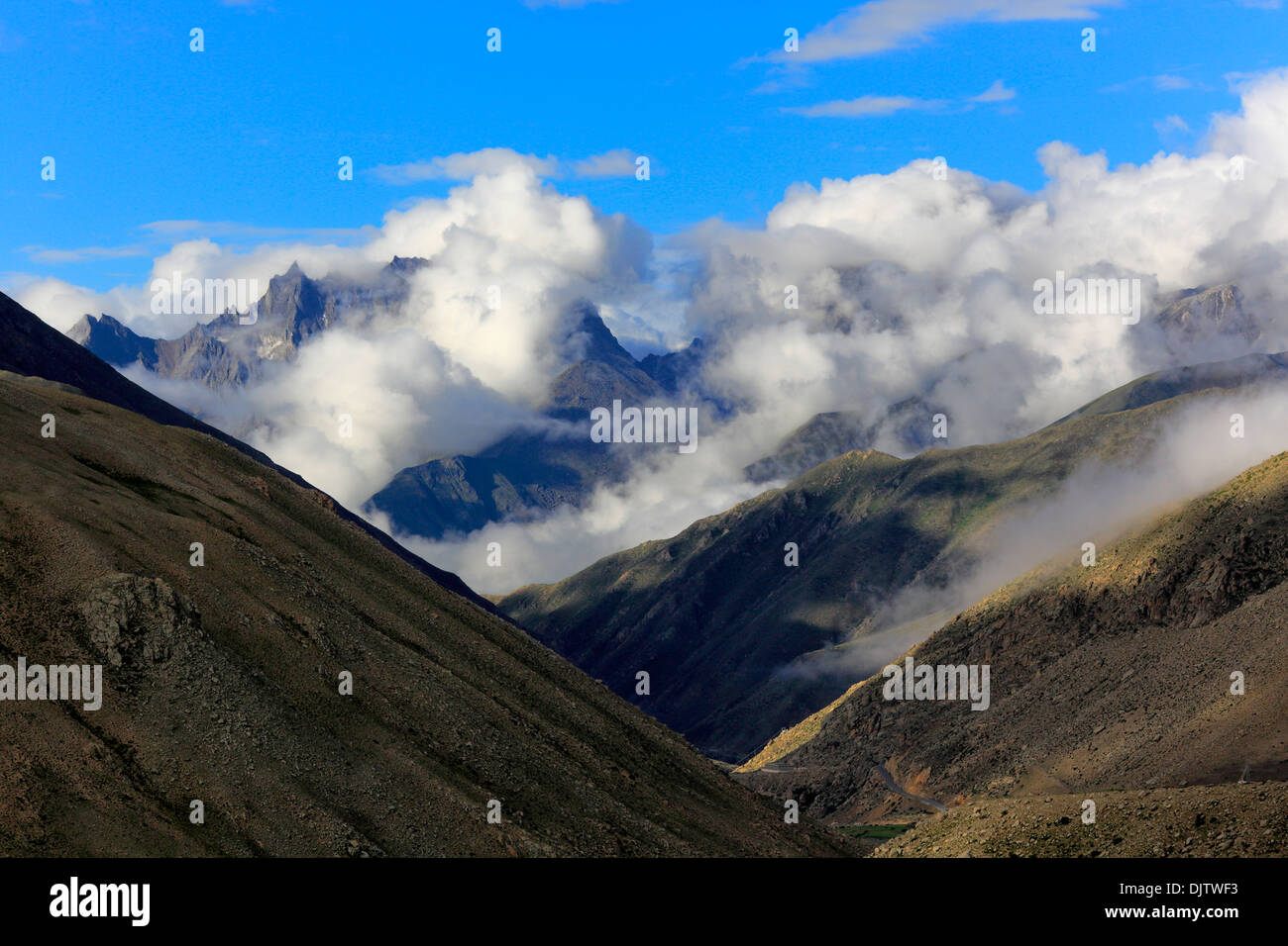 Tibetan scenery and scenery hi-res stock photography and images - Alamy