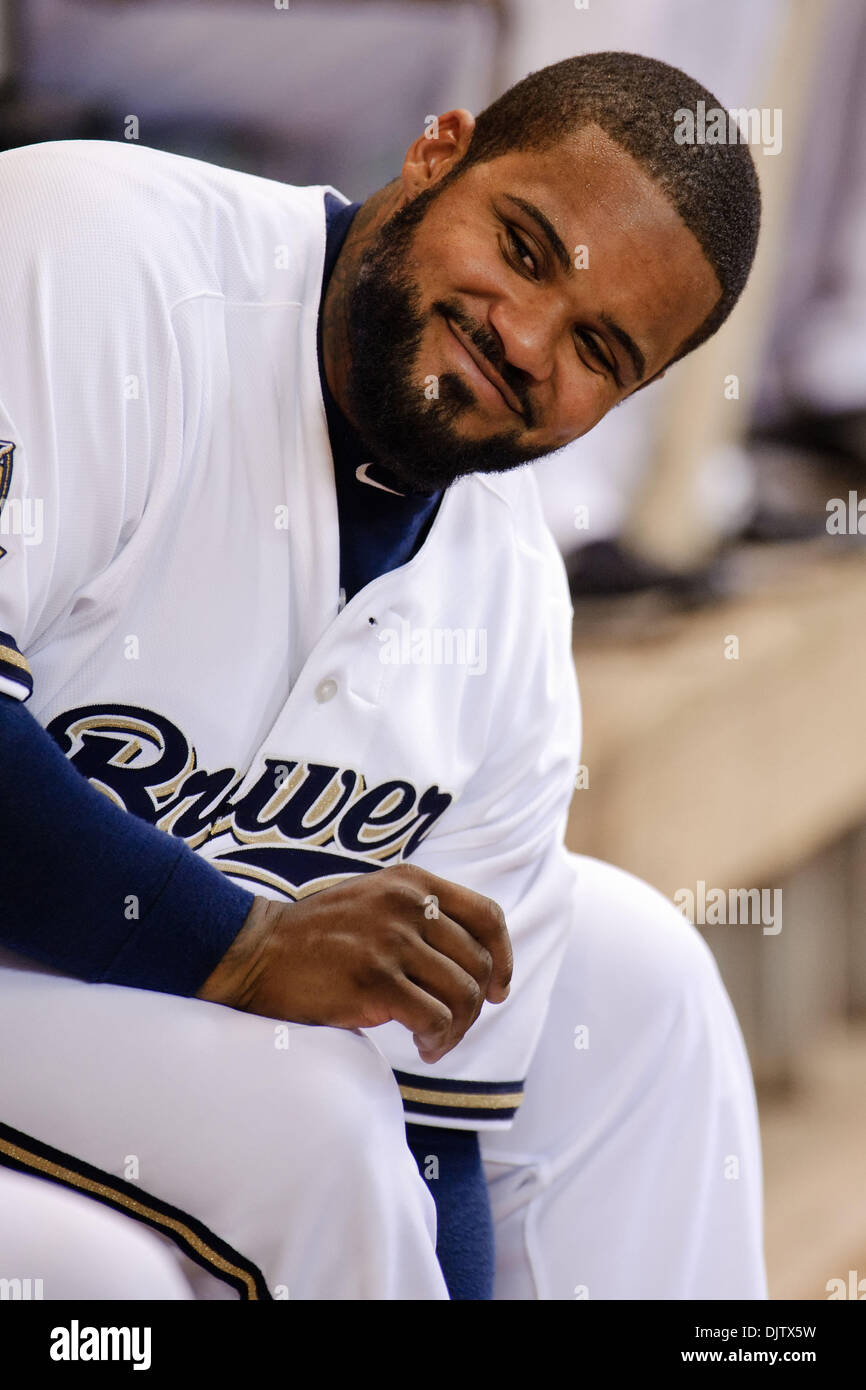 Milwaukee Brewers first baseman Prince Fielder (28) prior to the game ...