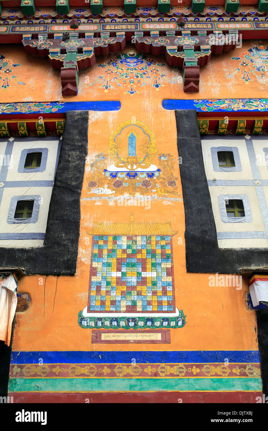 Tibetan house window tibet hi-res stock photography and images - Alamy