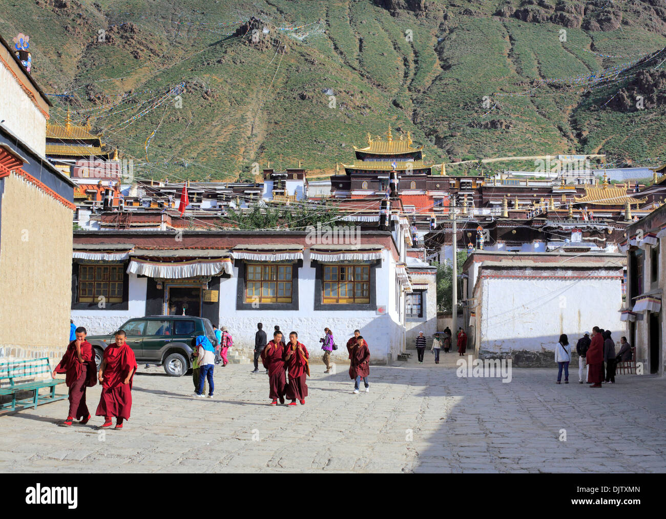 Monks at Tashilhunpo monastery, Shigatse, Tibet, China Stock Photo - Alamy
