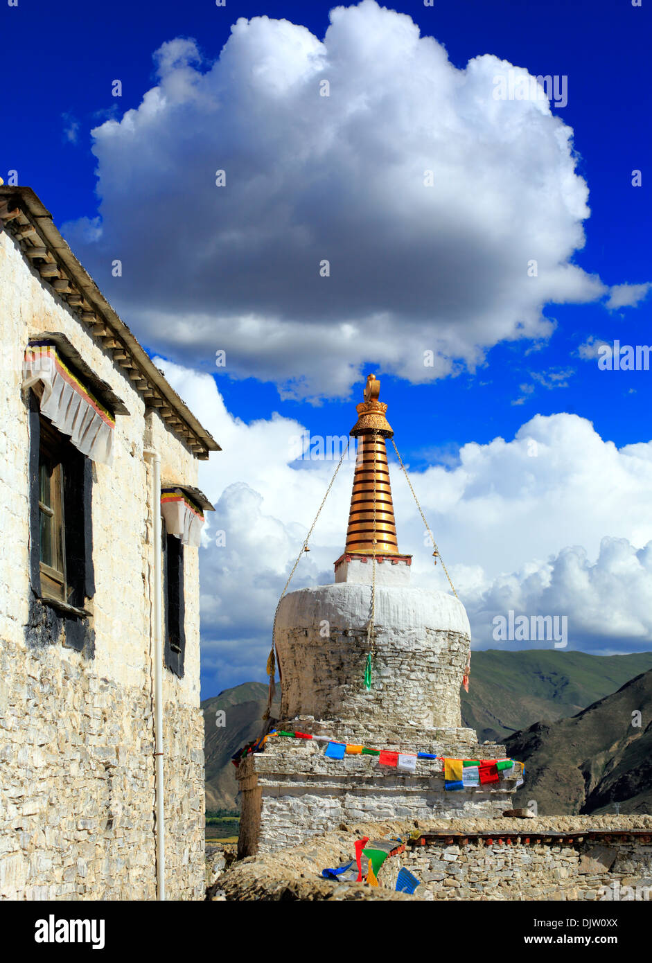 Yungbulakang palace hi-res stock photography and images - Alamy