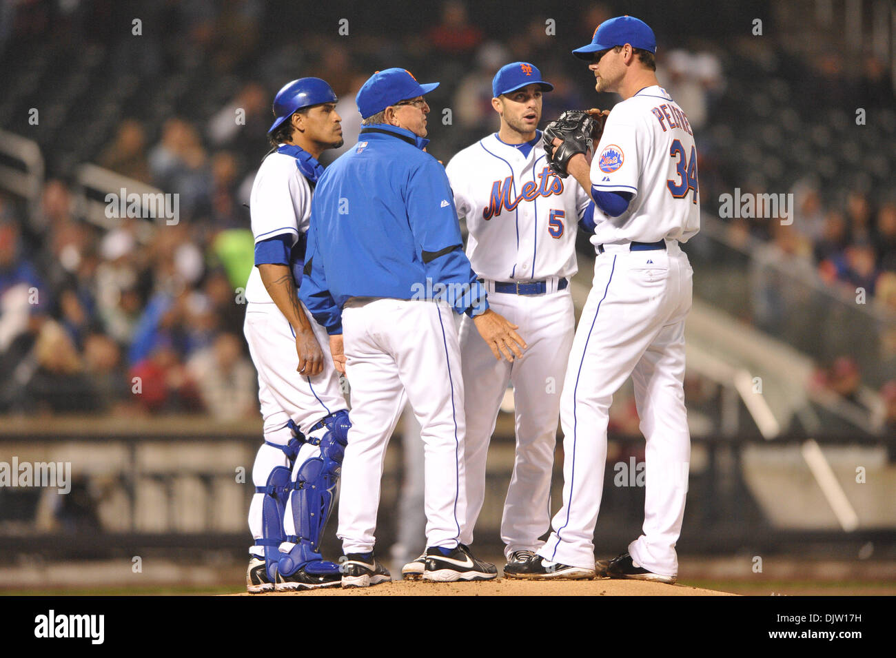 20 April, 2010: New York Mets starting pitcher Mike Pelfrey (34) is ...