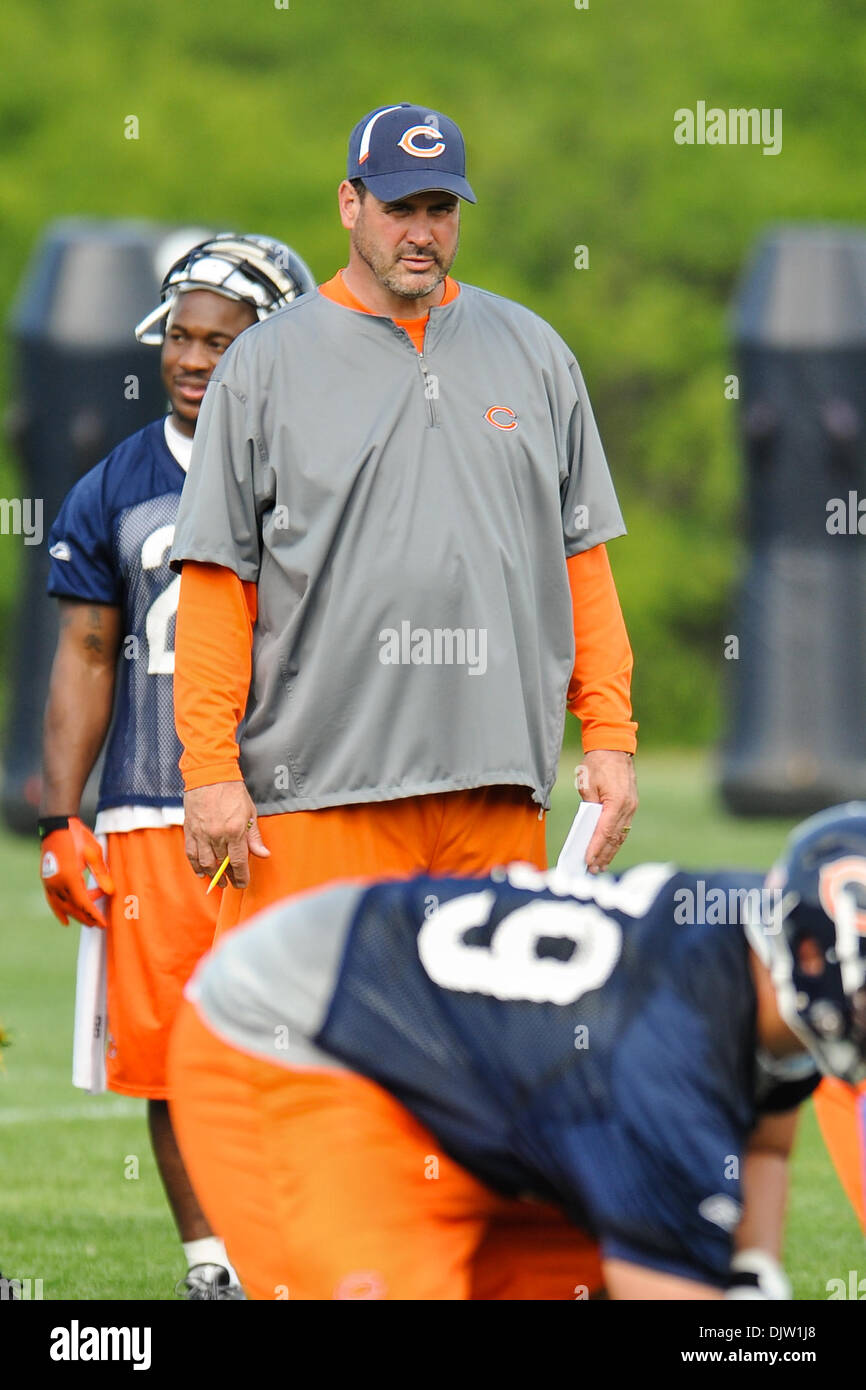 Offensive Line coach Mike Tice watches a drill during the Chicago Bears ...