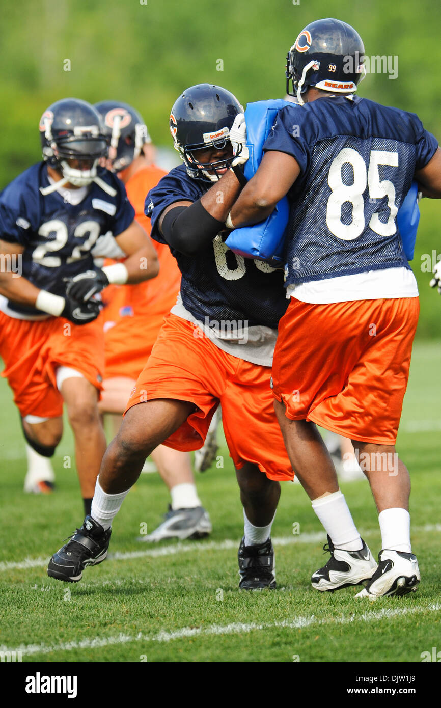 Offensive tackle Frank Omiyale (68) blocks during the Chicago Bears ...
