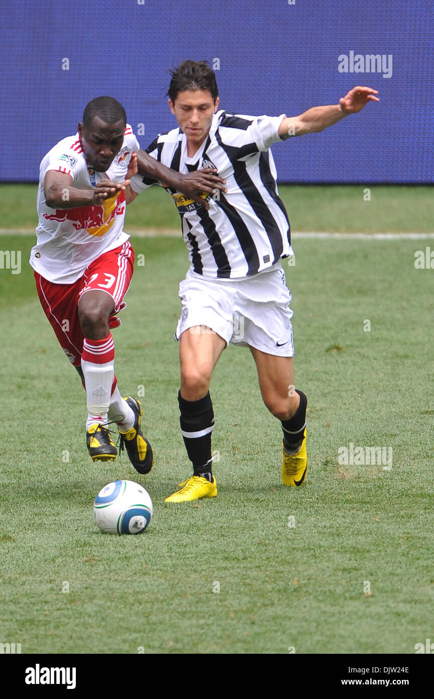 Juventus FC midfielder Luca Marrone (39) and Red Bulls midfielder Tony ...