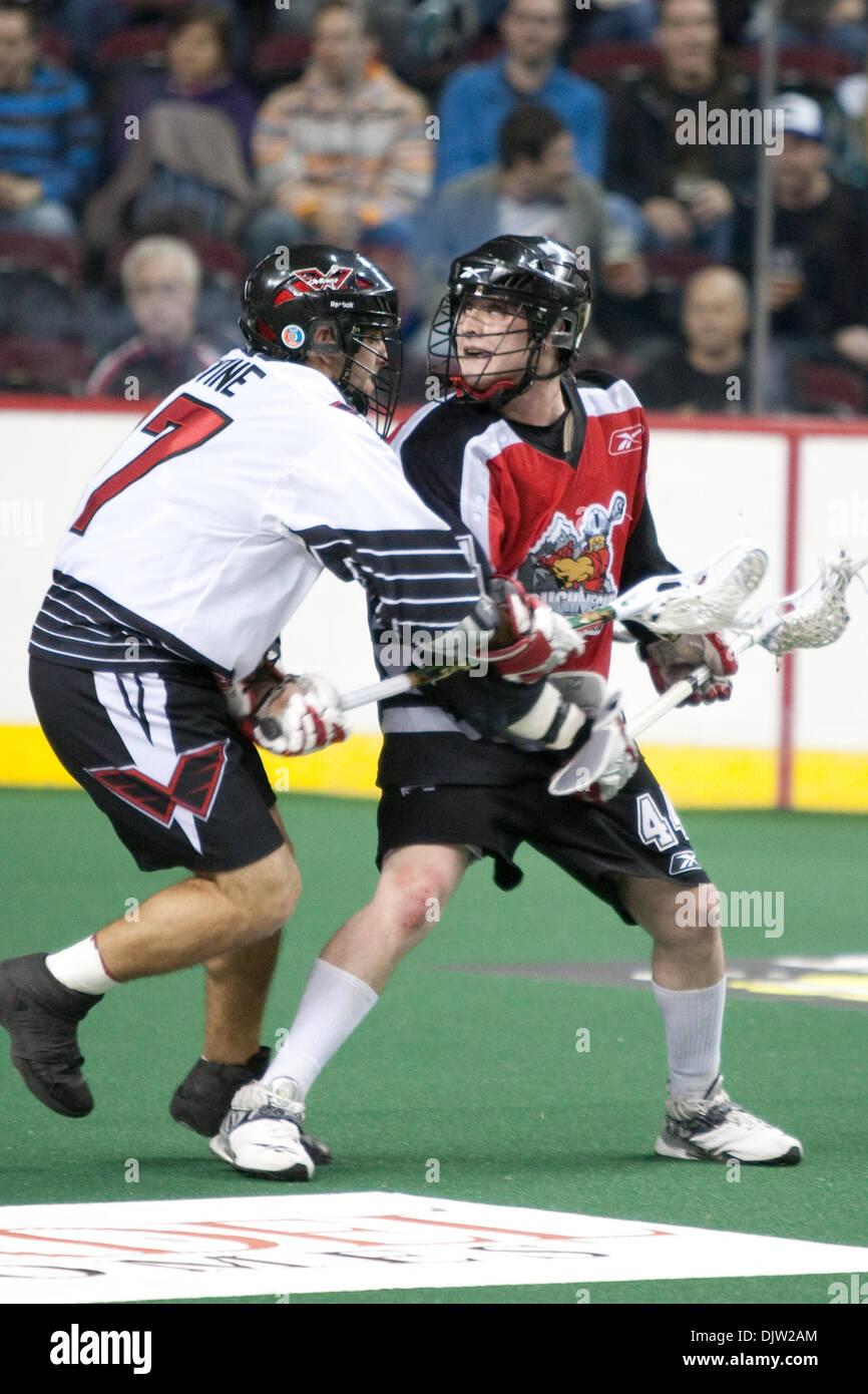 Philadelphia WIngs defenseman Kyle Sweeney (7) and Calgary Roughnecks ...