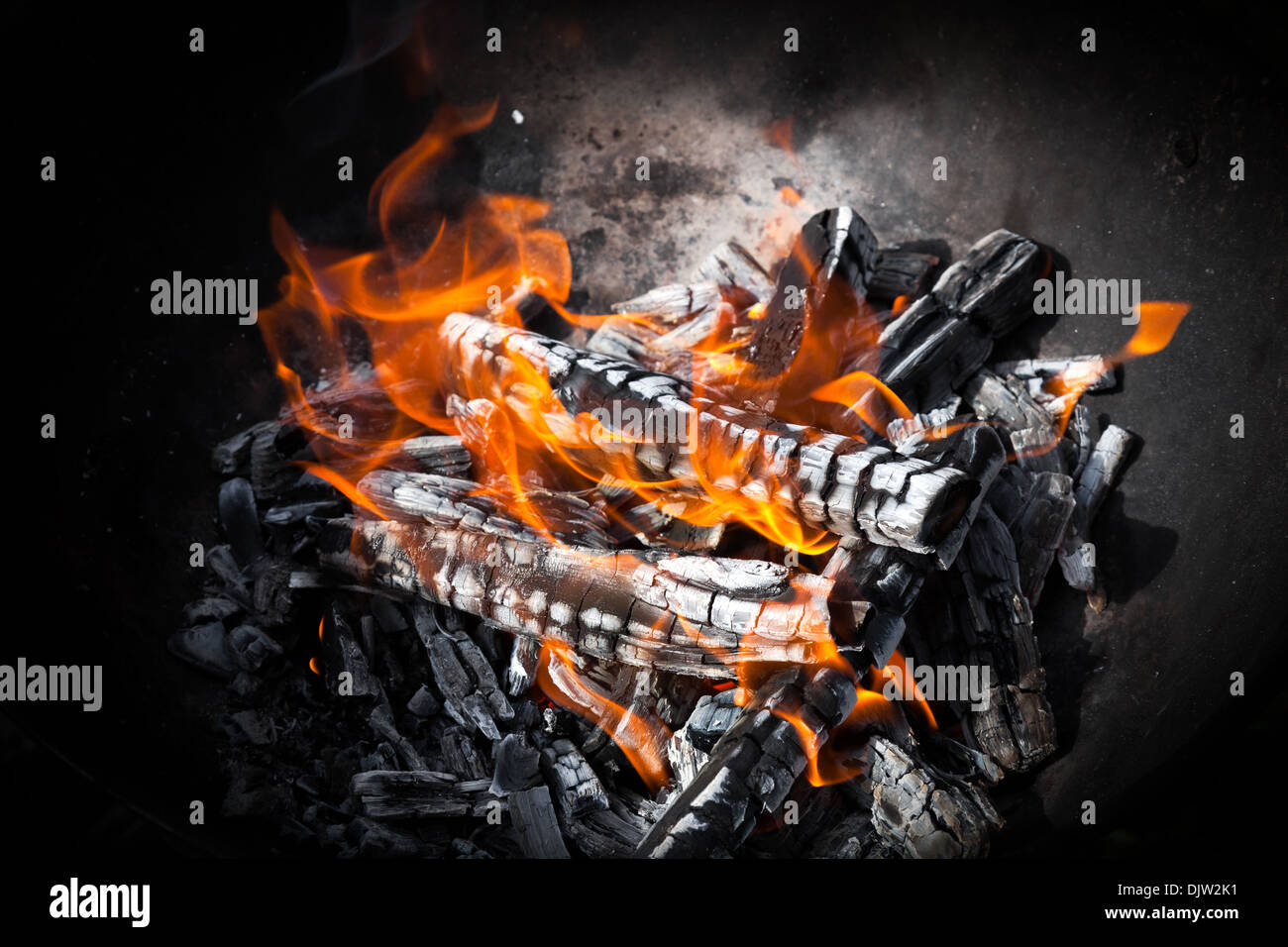 Bonfire fire hi-res stock photography and images - Alamy