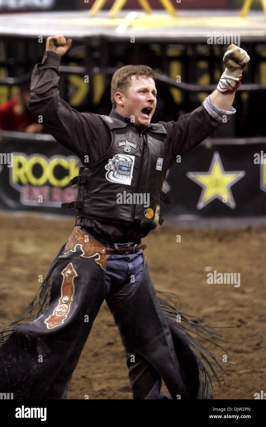 Chris Shivers celebrates riding ''Crosswired'' during short go round ...