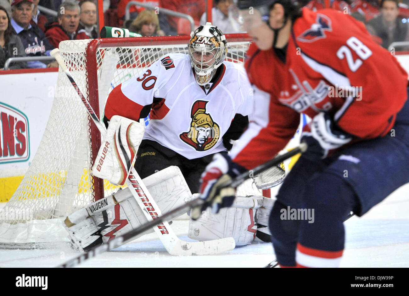 Ottawa senators goalie brian elliott hi-res stock photography and ...