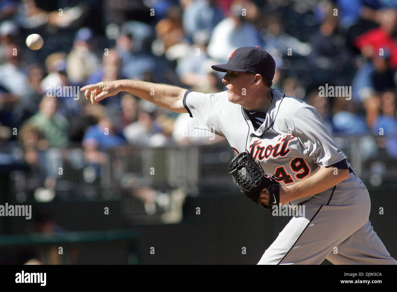 Detroit Tigers relief pitcher Eddie Bonine (49) pitches during Thursday ...