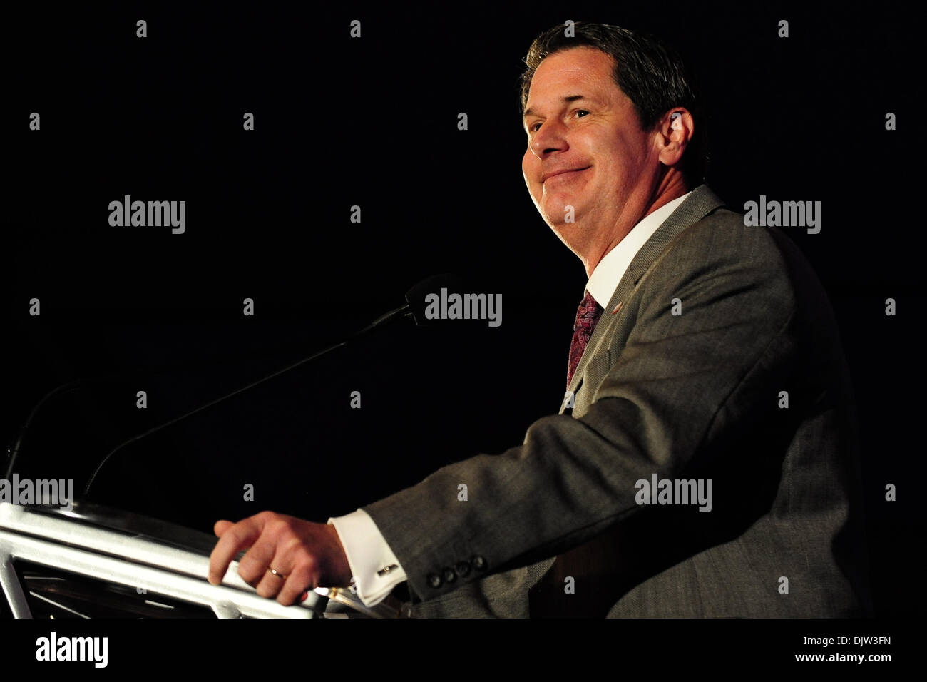 10 April 10 - Louisiana Senator, David Vitter, addresses the crowd on ...