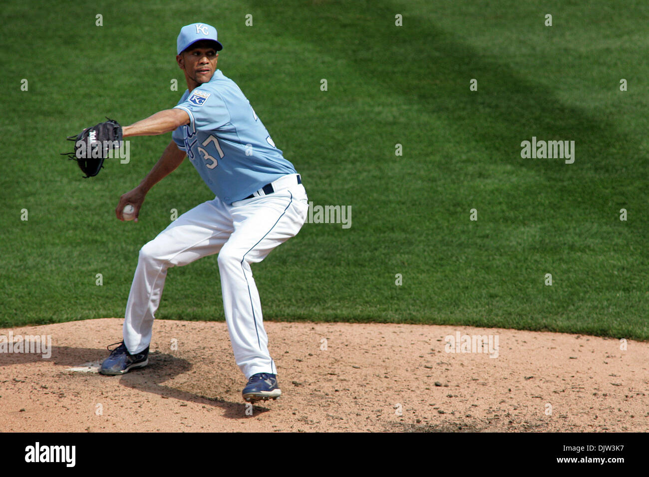 Kansas City Royals relief pitcher Juan Cruz (37) delivers during Sunday ...